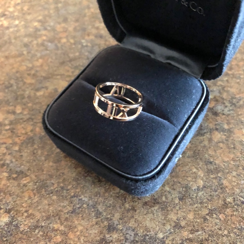 Tiffany And Co Atlas Rose Gold 18k Ring. - Gem
